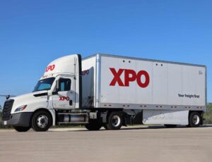 Enhance Your Fleet with Semi Truck & Tractor Trailer Graphics