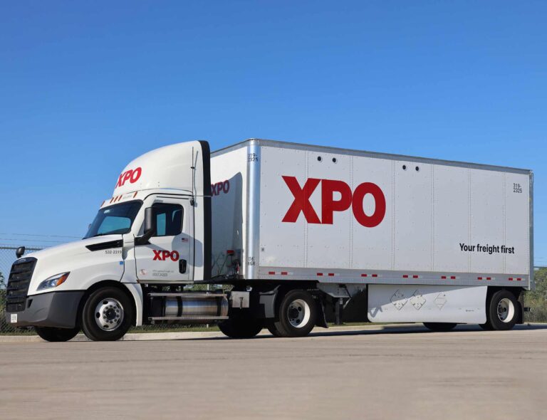 Enhance Your Fleet with Semi Truck & Tractor Trailer Graphics